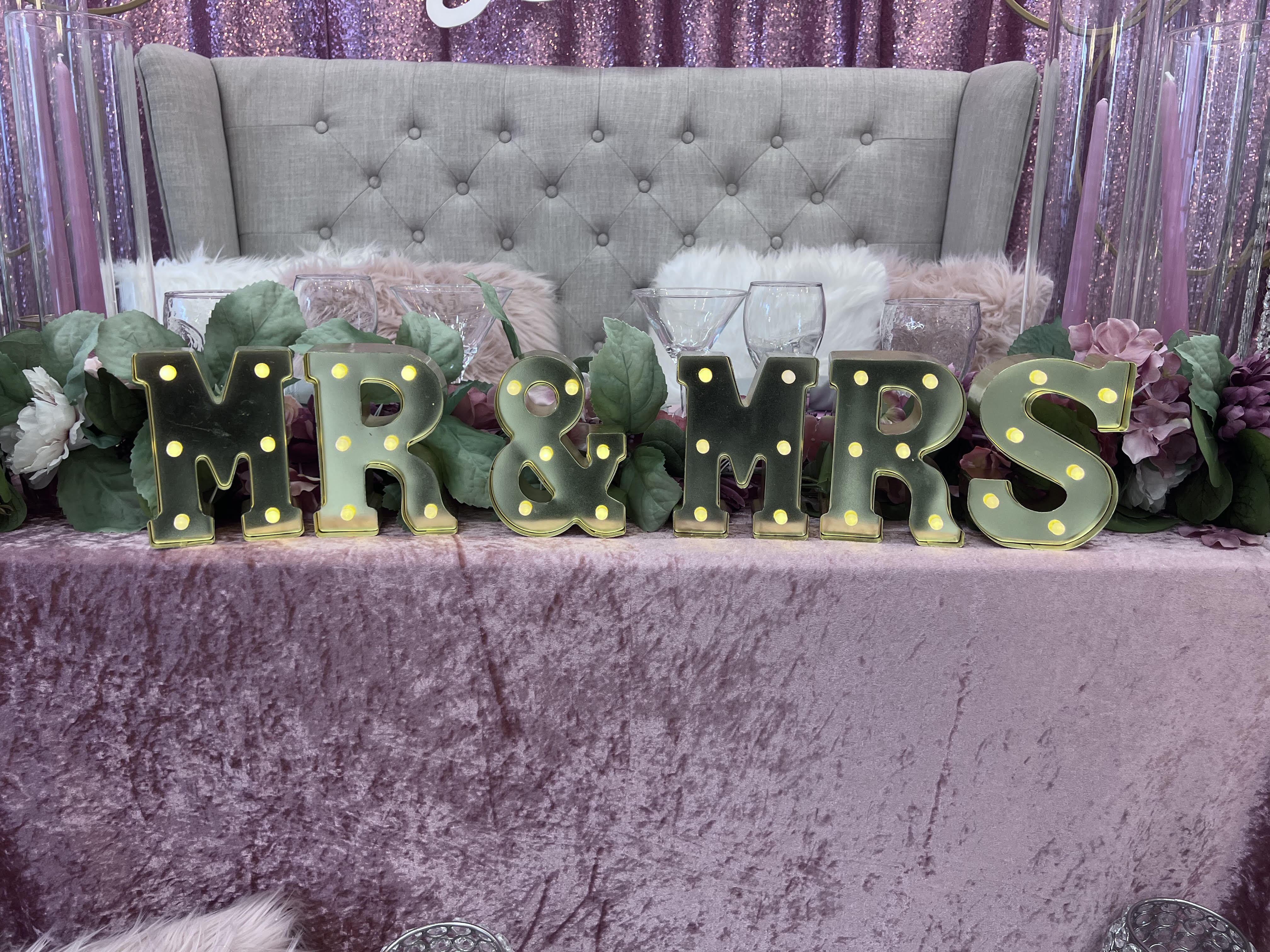 Mr & Mrs Light Up Marquee Letters - Gold – Infinity Events & Decor